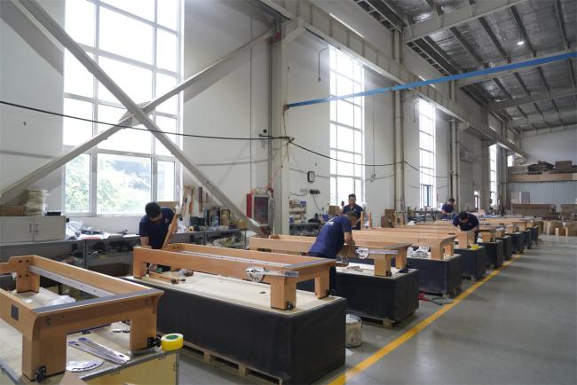 Customized High-standard Studio Commercial Pilates Equipment, Wooden Reformer, Foldable Portable Pilates Reformer.