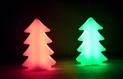 Cina L'albero di Natale illuminato ha condotto il lampeggiamento principale moderno di illuminazione di Natale della lampada dell'umore 4GB in vendita