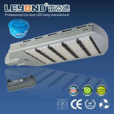 Cina Iluminazioni pubbliche IP66 di energia solare di alto potere con 13200-14400lm, Spanlife lungo caldo vendendo 2018 in vendita