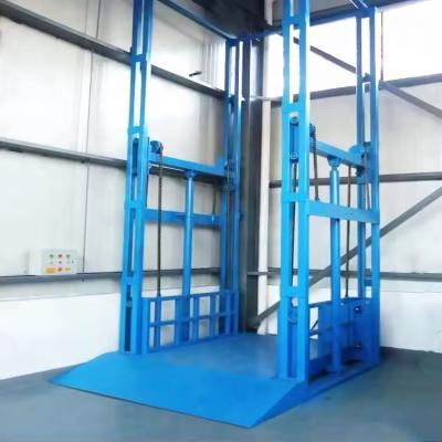 중국 5m 5000kg 가벼운 승강장 5톤 메즈나인 화물 승강장 파란색 판매용