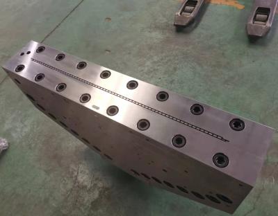 Silver WPC Wall Panel 800mm and PVC Celling Mold with Extrusion Mould Shaping