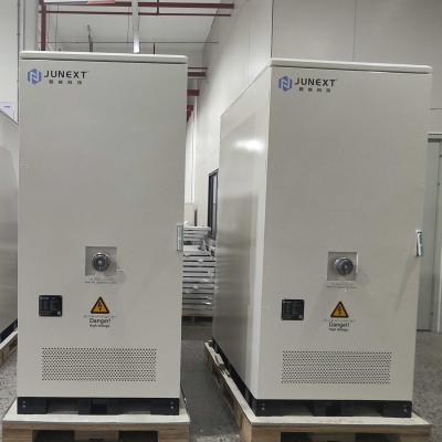 Cina 100 kWh 200 kWh Alimentazione esterna ESS industriale e commerciale Sistema di accumulo di energia intelligente da 50 kW con PCS in vendita