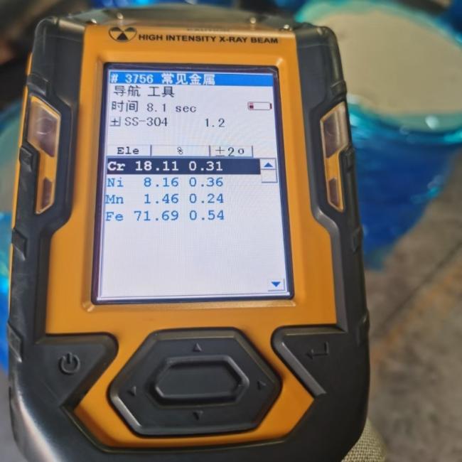 XRF metal analyzer testing 304 stainless steel chemical composition, stainless material inspection