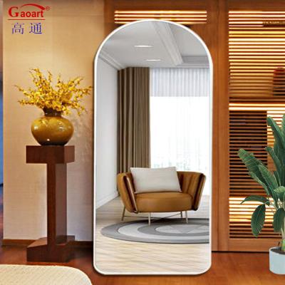 Cina Large Metal Wall Home Decor Mirror with Black Standing Arched Frame and Gold Arch in vendita