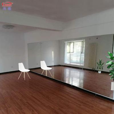 China Decoración del hogar moderno Espejos de pared de gimnasio resistentes al agua con diseño de paneles de vidrio con estilo en venta