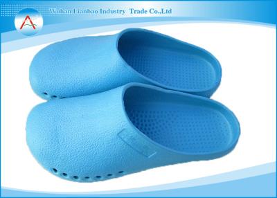 Cina Pantofole impermeabili antiscorrimento blu unisex di professione d'infermiera di EVA nella stanza sperimentale in vendita
