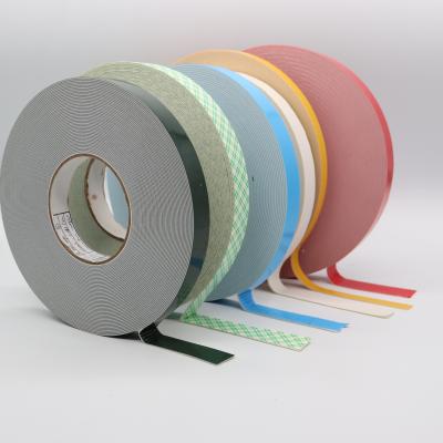 Cina 0.5mm 0.8mm 1mm 1.5mm 2mm 3mm 5mm 6mm 7mm Nastro adesivo in PE espanso biadesivo industriale su misura per la sigillatura di porte in vendita