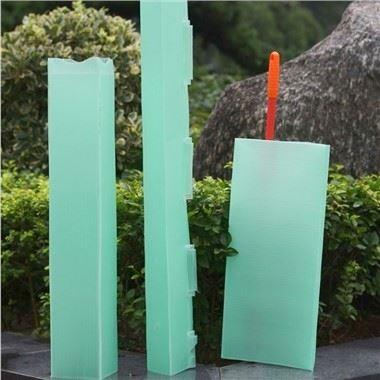 Cina Guardia Vine Protector dell'albero di Corflute ondulata triangolo quadrato in vendita