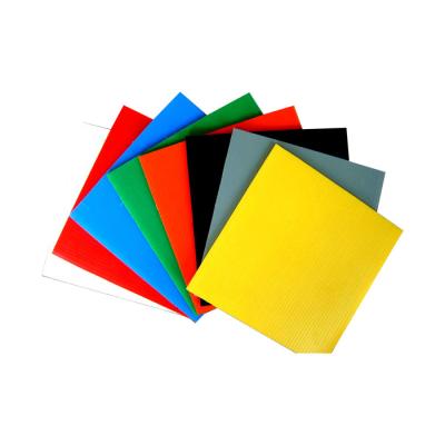 Cina 4mm verdi hanno ondulato gli strati che di plastica 12x24 anneriscono Corflute 5mm in vendita