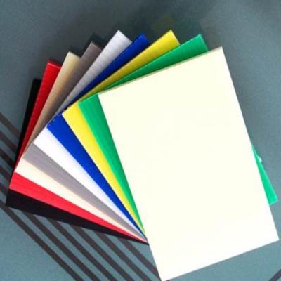 Cina 12x24 Correx riveste 6mm ha ondulato la larghezza di plastica degli strati 2500mm in vendita
