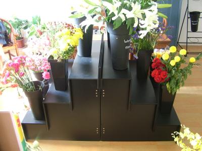 Cina Punto floreale di plastica ondulato di punto 4 del banco di mostra 3 per il negozio di fiore in vendita