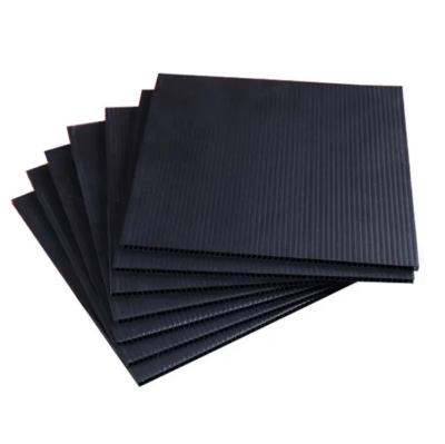 Cina PP Polypropylene Coroplast Sheet Customized Lightweight Rigid Corrugated Plastic Board in vendita