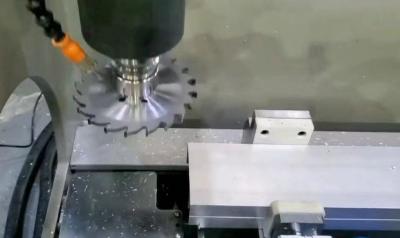 중국 3+1 주축 CNC 머시닝센터 판매용