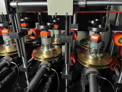 China Máquina de aluminio que combina automática de la máquina del compuesto del balanceo del CNC en venta