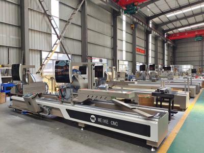 Chine Porte en aluminium de fenêtre de scie de coupe de la commande numérique par ordinateur UPVC faisant la tête de double de machines à vendre