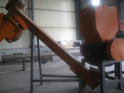 中国 押しつぶすことをリサイクルする堅いペットびん/ポリ塩化ビニールの管のための不用なプラスチック押しつぶす機械 販売のため