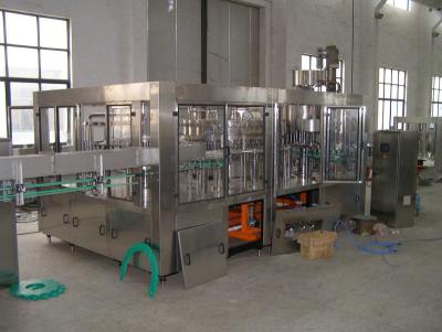Cina Attrezzatura imbottigliante per Fanta, acqua frizzante della bevanda gassosa asettica automatica in vendita