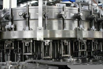 中国 通気された水は飲料の充填機のフル オートマチック4KW力を炭酸塩化しました 販売のため
