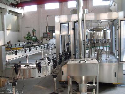 Cina Macchina di rifornimento automatica piena della bevanda, controllo dello SpA della produzione di attrezzature dell'acqua in bottiglia in vendita