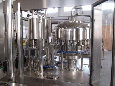 Cina Imbottigliatrice non gassosa dell'acqua minerale della bevanda 7.5Kw con 3 in 1 unità in vendita