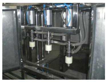 中国 カスタマイズされた5ガロン水充填機、ペット瓶の飲料水の充填機 販売のため