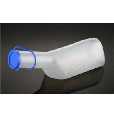 Chine Cheap medical grade urinal durable disposable male urine container urine plastic pot à vendre