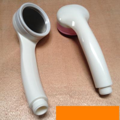 中国 白濁水の救う手持ち型のシャワー・ヘッドの取り外し可能な携帯用プラスチック 販売のため
