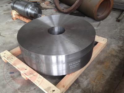 Cina BACCANO rotolato flangia industriale CK45 ASTM 1045 del acciaio al carbonio di pezzo fucinato dell'anello in vendita