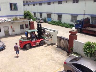Chine Foreuse portative de commande numérique par ordinateur d'automobile pour l'accoudoir en verre d'escalier, une plus haute précision à vendre