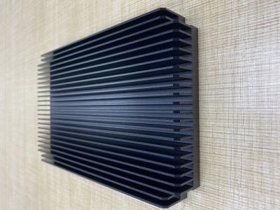 中国 黒い精密電子プロダクトのためのアルミニウム放出6063脱熱器700g 販売のため