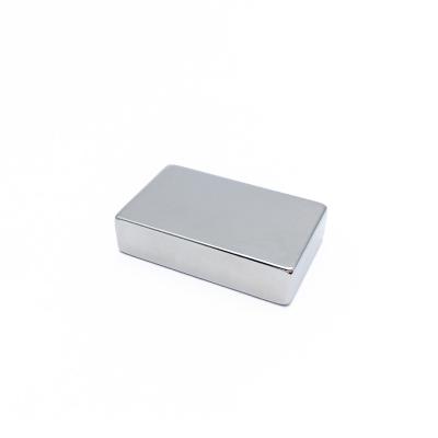 Cina N52 Magnete di neodimio superforte F20x10x5mm Tolleranza ±0,05mm per il materiale magnetico in vendita