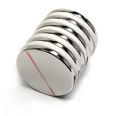 Cina Magnete permanente Ndfeb super forte N52 disco di terre rare Neodimio con servizio di foratura in vendita