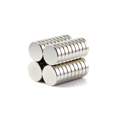 Cina Progetti industriali e fai-da-te Magnete di neodimio forte da 32 mm per applicazioni a disco in vendita