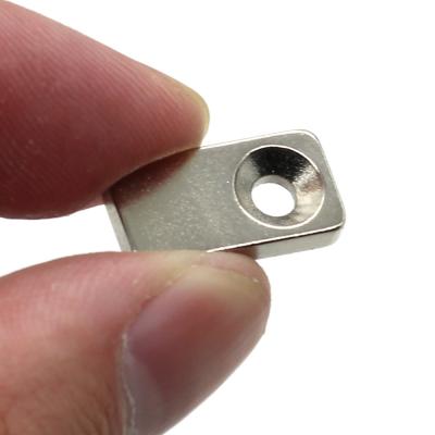 Cina Magnetizzazione su misura Direzione N35 Magnete di Neodimio Forte in vendita