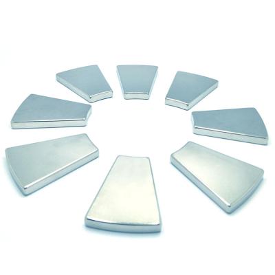 Cina Magnete a cuneo coniato di neodimio permanente personalizzato con tolleranza e dimensione /-0,05 mm in vendita