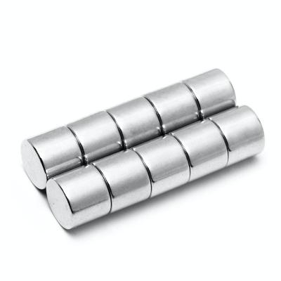Cina Disco magnetico di neodimio N52 di alta resistenza a 12 mm in forma di blocco con rivestimento di epossidi nero in vendita