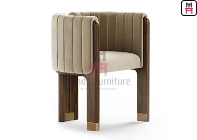 Chine Le cadre en bois de noix a tapissé la chaise D55cm de loisirs avec les détails balayés d'or à vendre