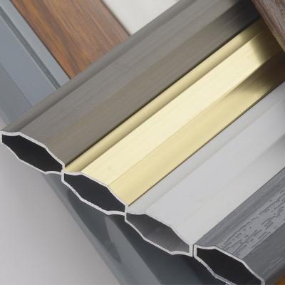 Cina Bar di alluminio georgiano di colore bianco fine di plastica 7 * 16 Bar spaziatore per un'installazione facile in vendita