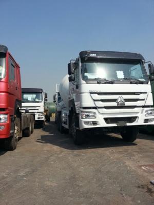 Cina Il trasporto di miscela di calcestruzzo di Sinotruk Howo 8m3 trasporta 380 su autocarro HP 6 x 4 10 ruota Tiro, nel colore bianco in vendita