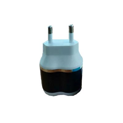 Cina Caricatori bianchi e neri del telefono cellulare 2A/di 5V USB/micro caricatore dell'automobile del Usb in vendita