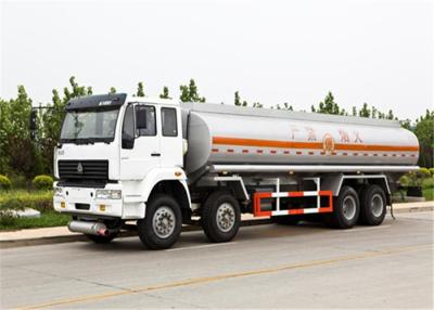 Cina 35000 litri di HOWO 8x4 riforniscono il camion cisterna di combustibile nell'azionamento della mano sinistra del Kenya in vendita