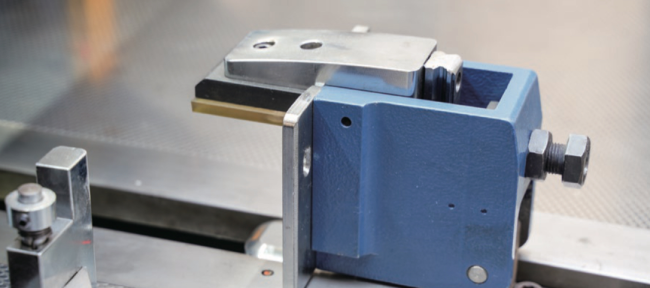 Automatic gear gauge system with digital controls