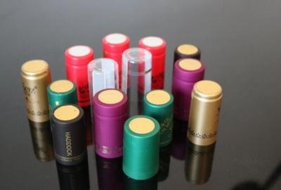 Chine Étamez ultraviolet 30mm x 65mm de Shrinker de la chaleur de capsule de PVC de capsules de vin l'anti à vendre