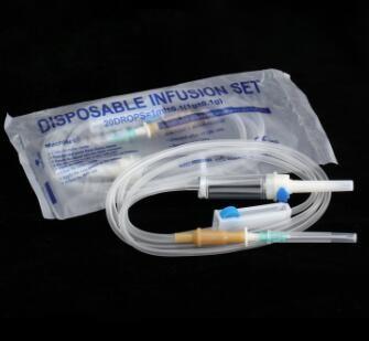 Cina insieme liquido del dispositivo di venipunzione di trasfusione di sangue del glucosio della siringa medica eliminabile sterile di 168cm in vendita