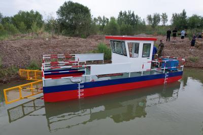 China Eco-Friendly Aquatic Weed Harvester Boat 1.8m Cutting Width 5CBM Hopper for sale