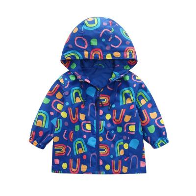 Cina Il grafico caldo dell'abbigliamento dei ragazzi dei bambini di vendite ha stampato la giacca blu impermeabile di stile classico del cappotto incappucciato in vendita