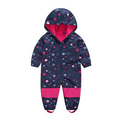 Cina La stella sveglia della nuova di progettazione di modo dei bambini tuta del softshell ha stampato il bambino che impermeabile incappucciato del pagliaccetto i bambini balzano abbigliamento di autunno in vendita
