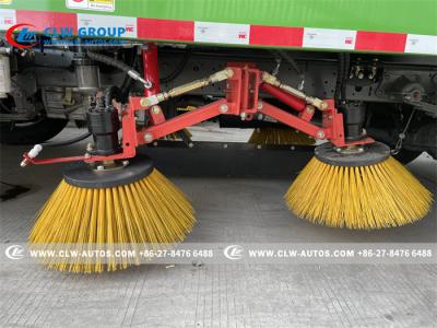 Chine Camion de balayeuse de route de bateau-citerne de la poussière du bateau-citerne 4000L de l'eau de Sinotruk Howo 1500L à vendre