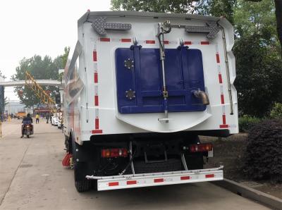 Chine Camion de décapant de rue de 12 mètres cubes, camion de lavage de route combiné avec le balayage balayant / nettoyage de l'eau à vendre