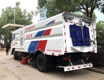 Chine Camion de décapant de rue de 12 mètres cubes, camion de lavage de route combiné avec le balayage balayant / nettoyage de l'eau à vendre